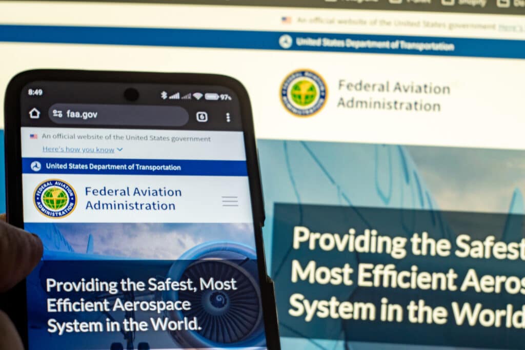 Separating air traffic control operations from FAA safety regulator
